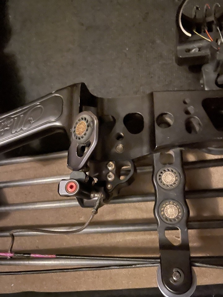 Mathews Conquest Prestige Solocam Bow and Soft Case-see Discription | eBay