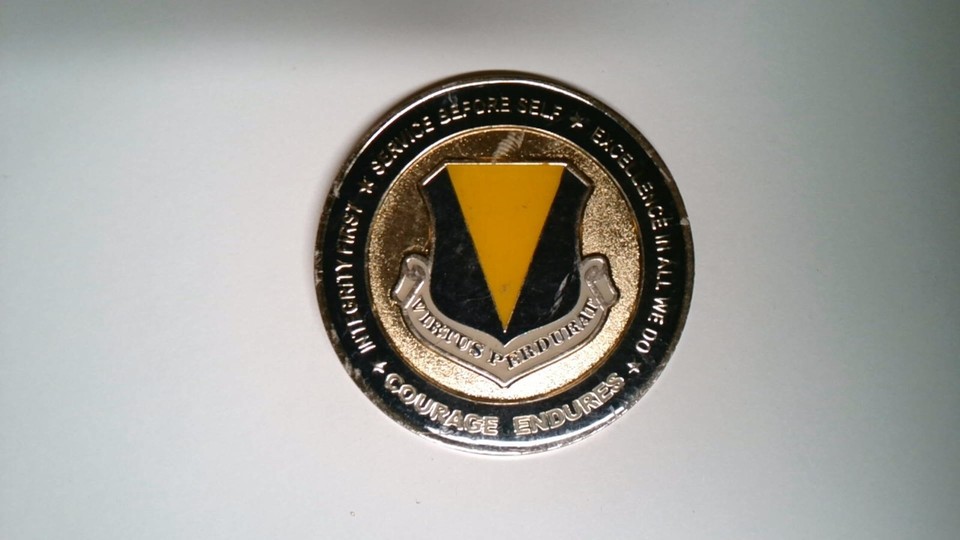 CHALLENGE COIN 86TH AIRLIFT WING COURAGE ENDURES PRESENTED BY THE ...