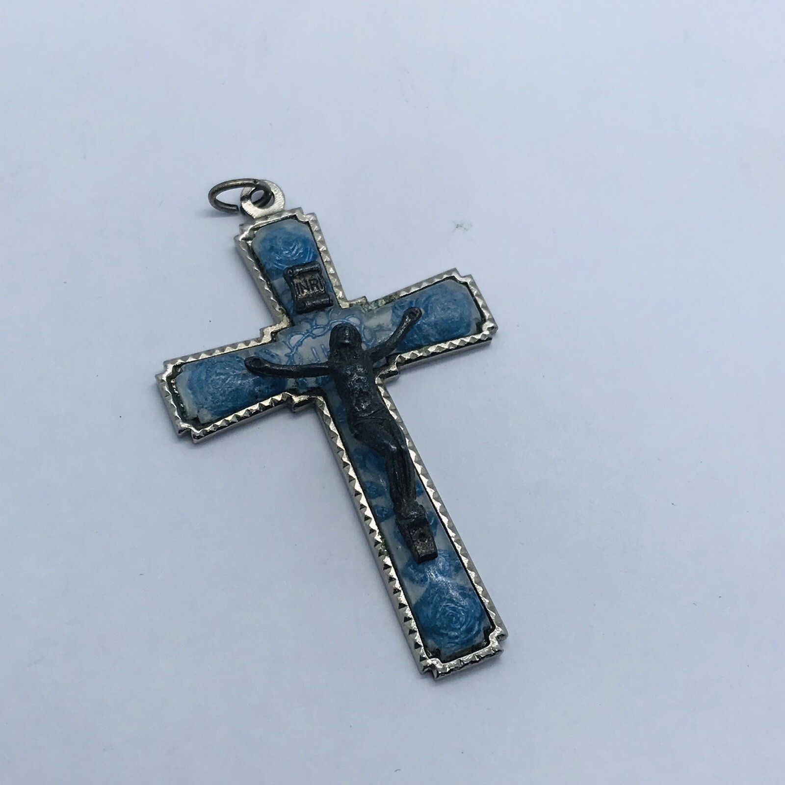 VINTAGE INRI JESUS CROSS CRUCIFIX RESIN ROSE MARKED ITALY PENDANT ...