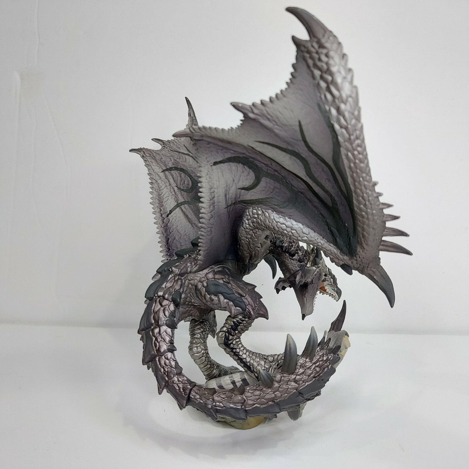 Monster Hunter 5.5" Silver Rathalos Figure Statue Model Bandai ...
