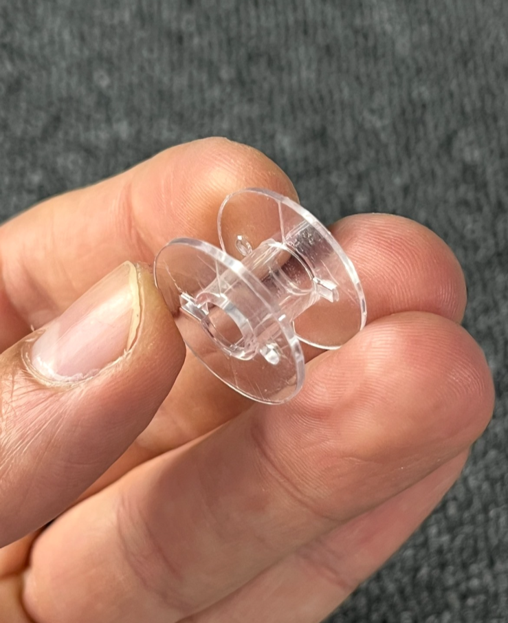 5x Plastic bobbin for domestic sewing machines. Clear plastic bobbins ...