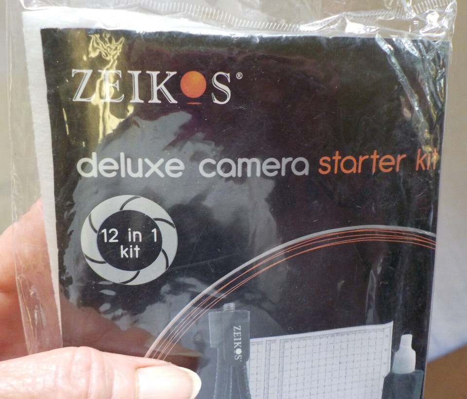 Zeikos Deluxe Camera Starter Kit ZE-SG26K NIP 12-in-1 Kit Mini Tabletop ...