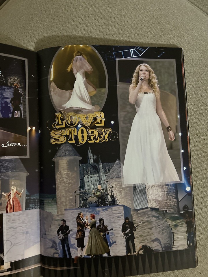 Taylor Swift Fearless Tour 2009/2010 Official Concert Program Book ...