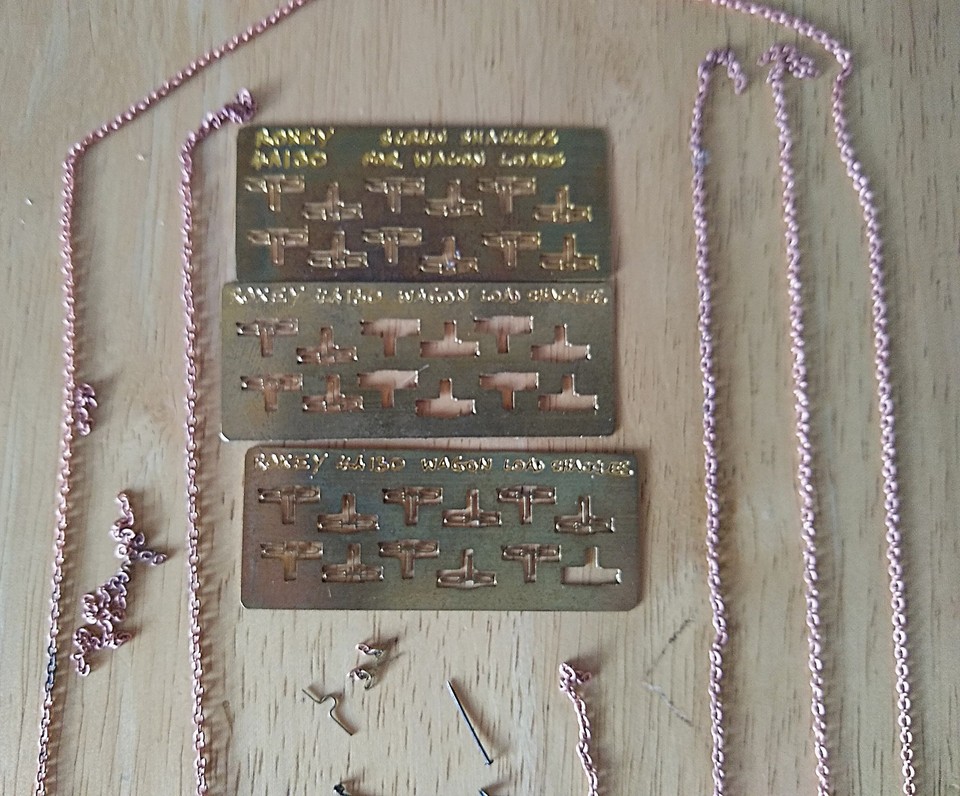 Roxey Mouldings Brass & Copper 4mm OO Gauge - Shackles & Chain for ...