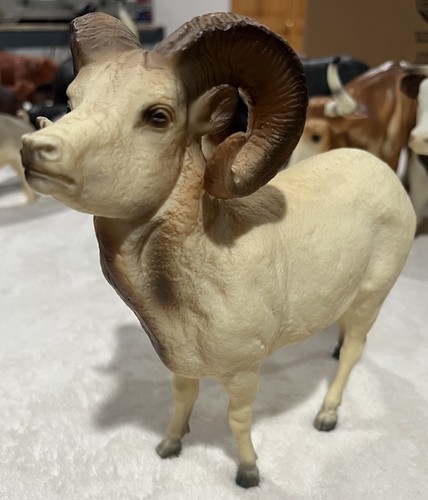 Vintage 1970-1973 Breyer Alabaster With Bi-colored Eyes Dall Sheep #85 ...