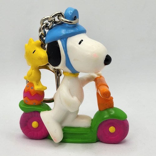 Vtg Snoopy & Woodstock on Scooter PVC Mini Figure Keychain Key Ring ...
