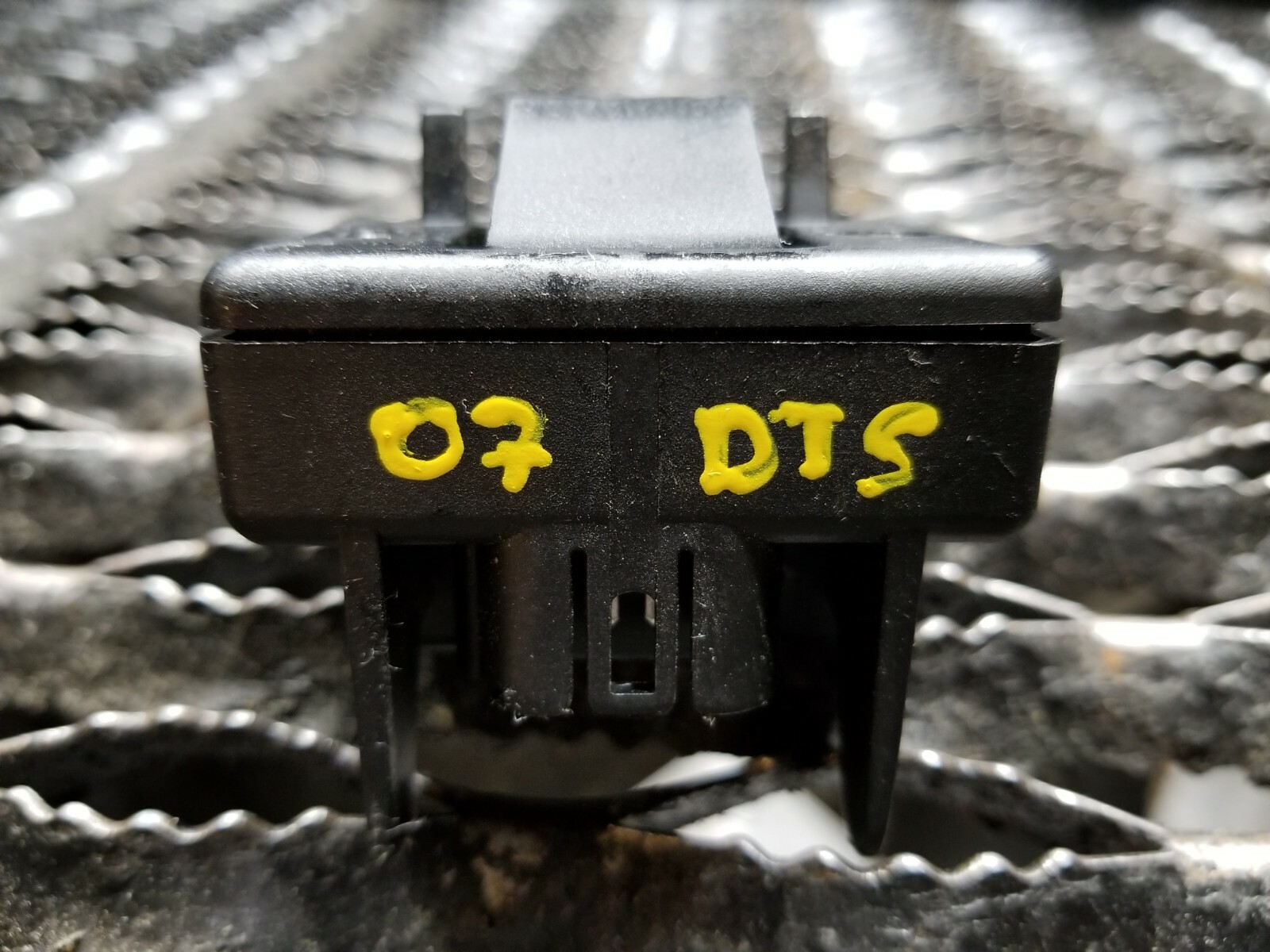 06 07 08 09 10 11 CADILLAC DTS Reverse Backup Parking Assist Indicator ...