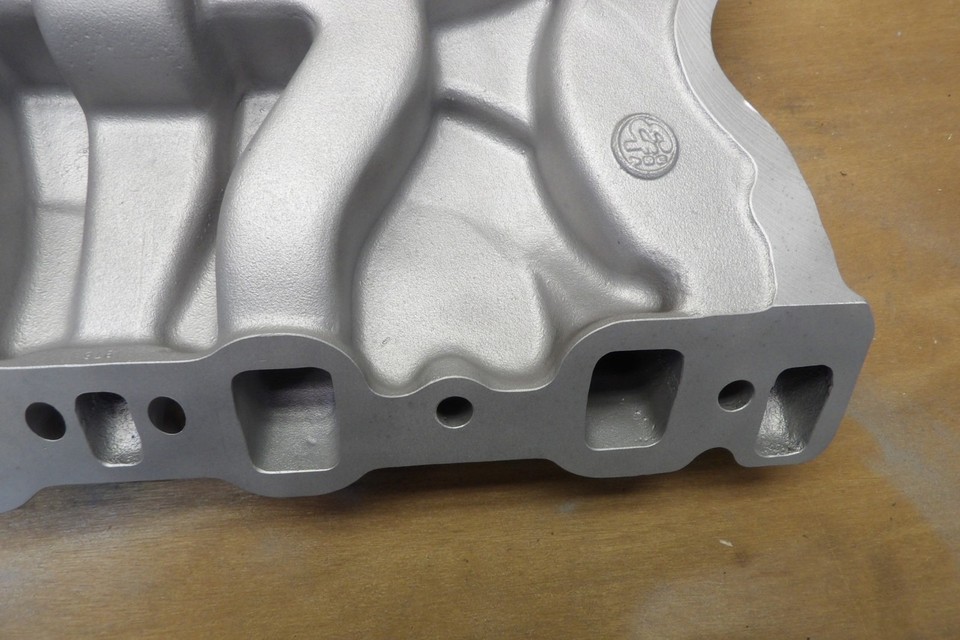Ford 351 M 400 Modified Edelbrock Performer 2171 Intake Manifold ...
