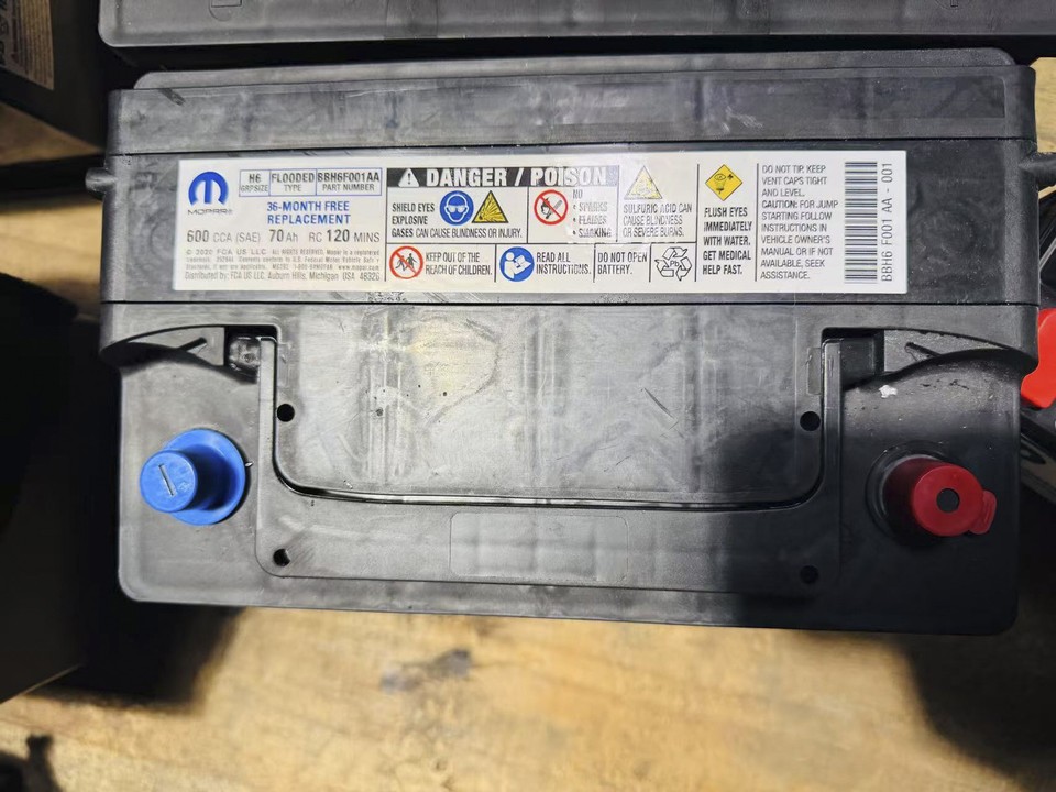 NEW Genuine Battery Mopar Storage BBH6F001AA For Jeep Cherokee Renegade ...