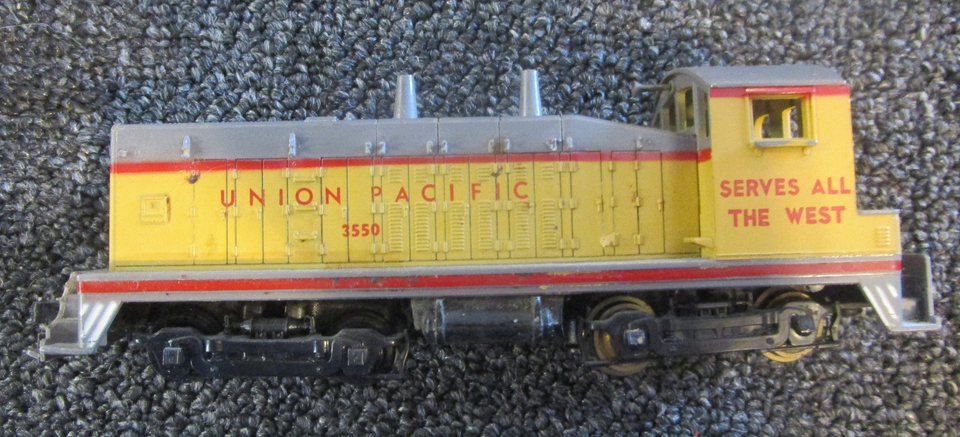 HO Scale Union Pacific SW7 Diesel Locomotive #3550 by Revell (LC2005 ...