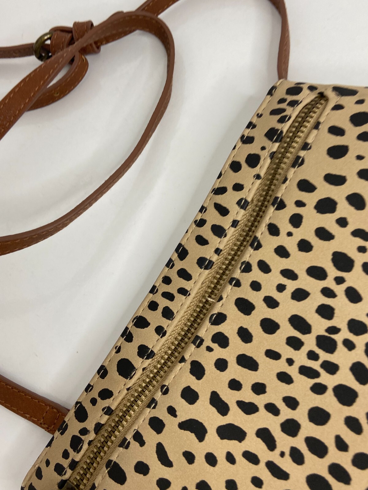 💧 Universal Thread Crossbody Wristlet Wallet Cheetah Zip Purse 9x6 (LL4 ...