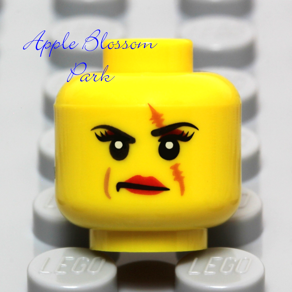 NEW Lego City Female MINIFIG HEAD Girl w/Red Scar & Lips -Police/Pirate ...