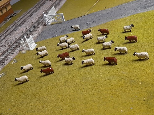 OO Gauge Sheep Large Flock x25 model Railway Farm Diorama fully Painted ...
