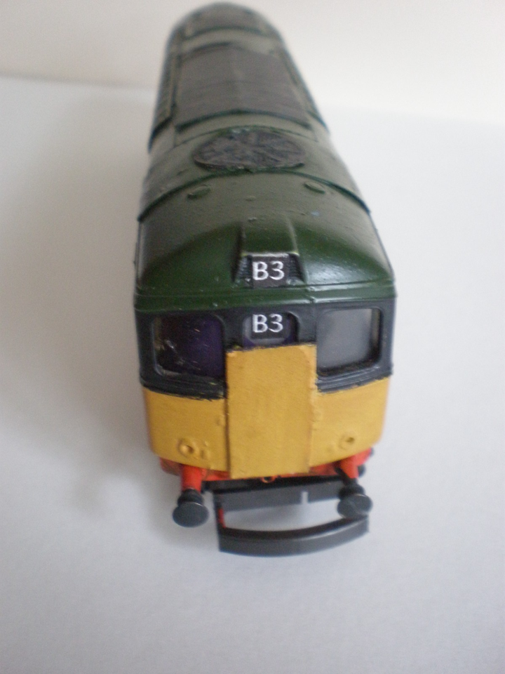 LIMA OO Gauge RAILFREIGHT GREEN/RED STRIPE CLASS 26, 26005 DIESEL LOCO ...