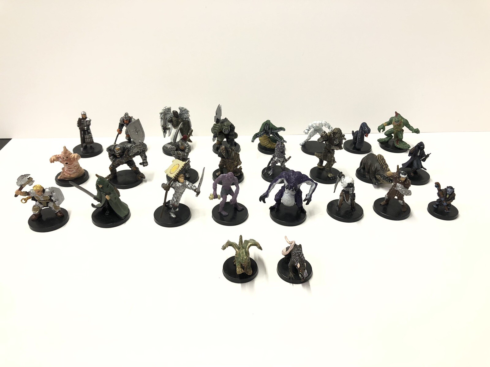 2004 Wizards WOTC D&D Dungeons and Dragons Giants of Legend Miniatures ...