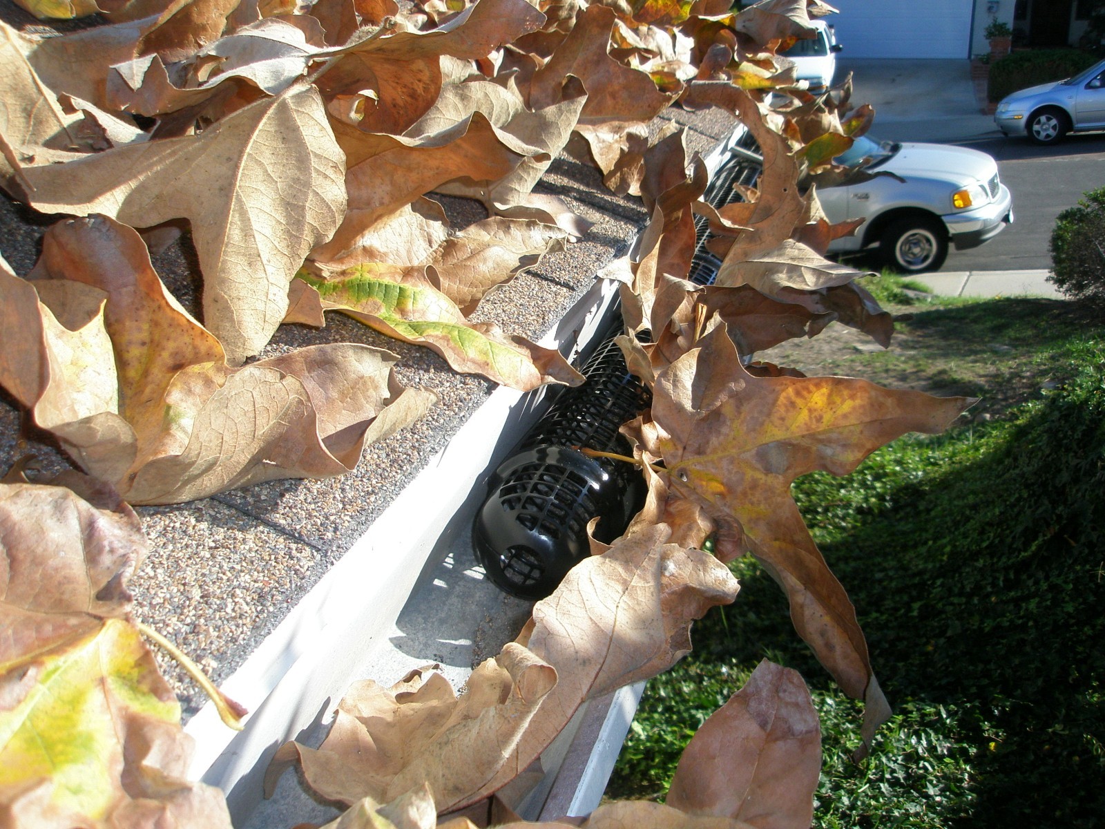 60 Gutter Cups 90 feet, Best Gutter Guards protecting rain gutters from ...