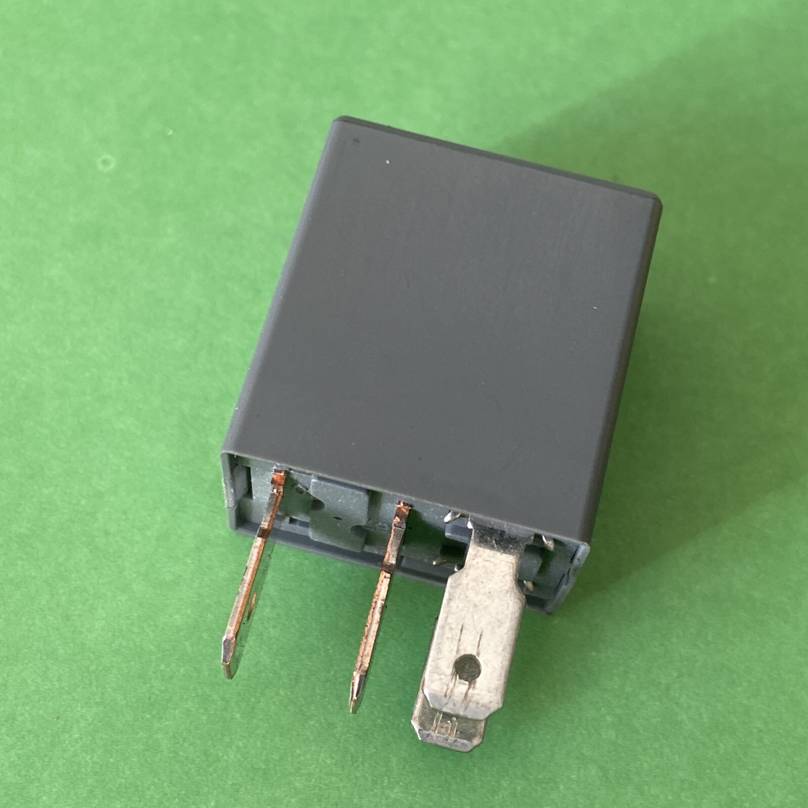 Daewoo Multi-Use Grey Relay Jem 4-Pin DC12V PA66-GF33 | eBay UK