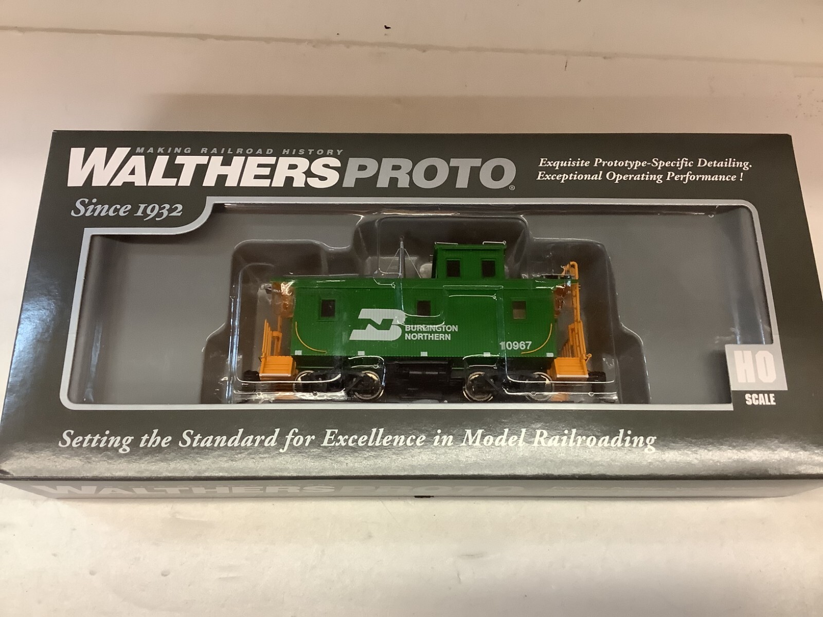 Walthers Proto #920-103457 HO scale “BN” Class G2 wood caboose Rd ...