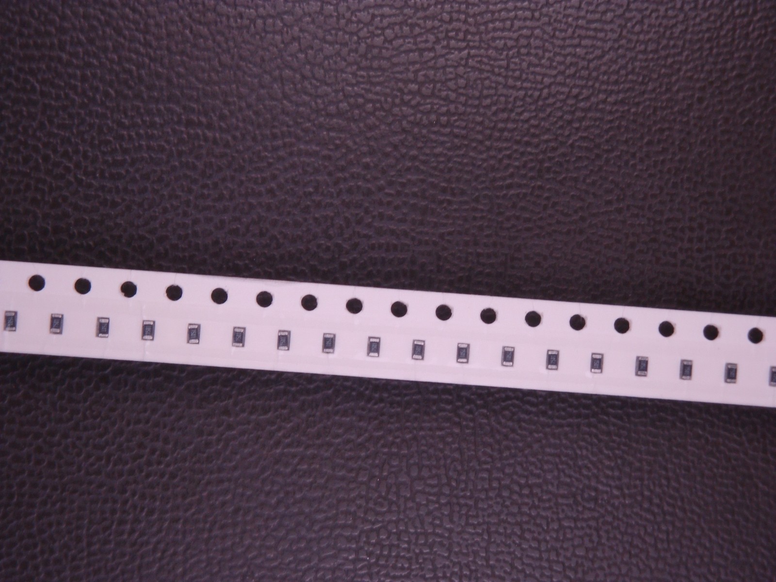 Lot of 100 CRCW06037K50FKTA Vishay Chip Resistor 7.5k Ohm 100mW 1/10W 1 ...