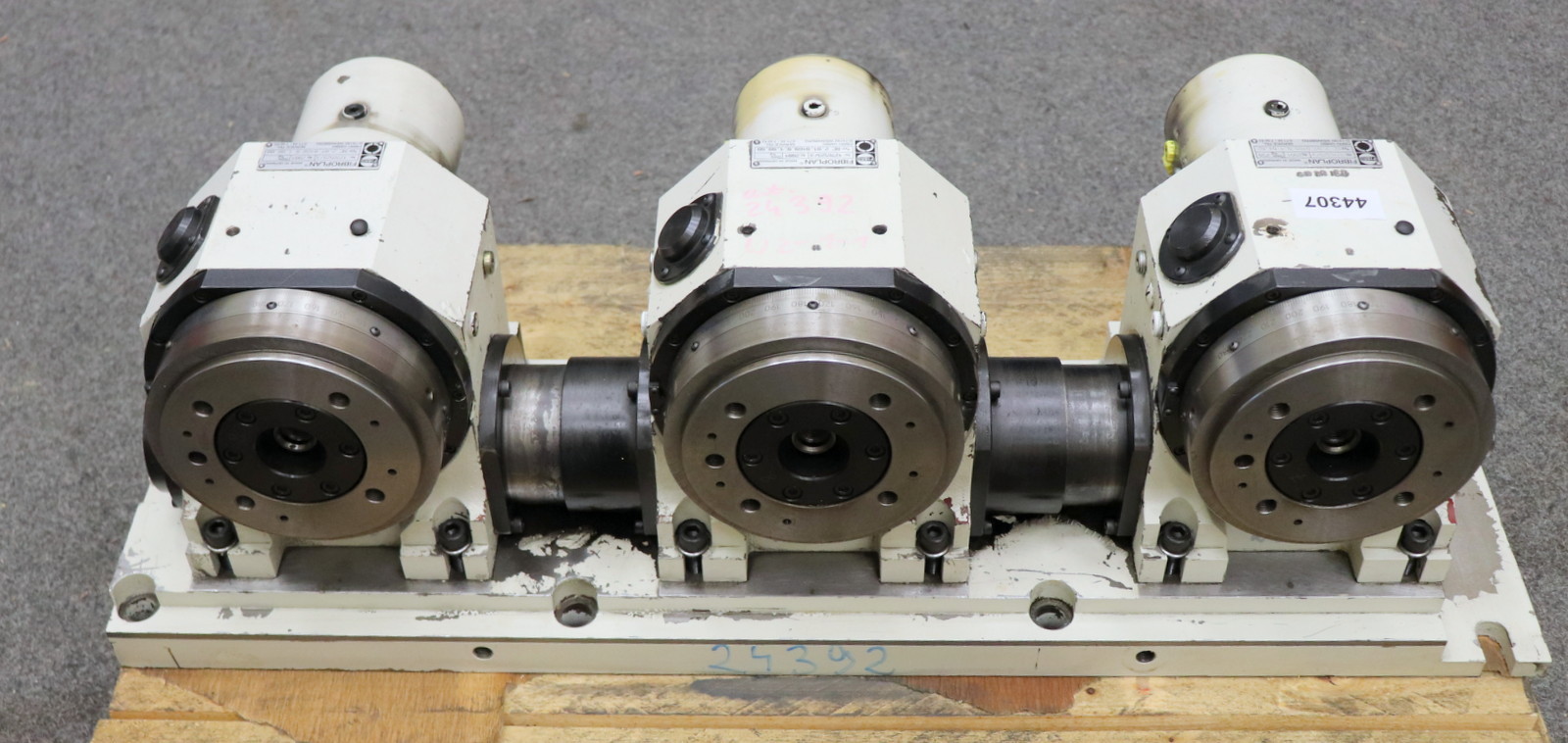 FIBRO NC-Rundtisch 3-fach NC 2.01.0160.0.1.04.02 mit 3x NC 2.01.0160.0 ...