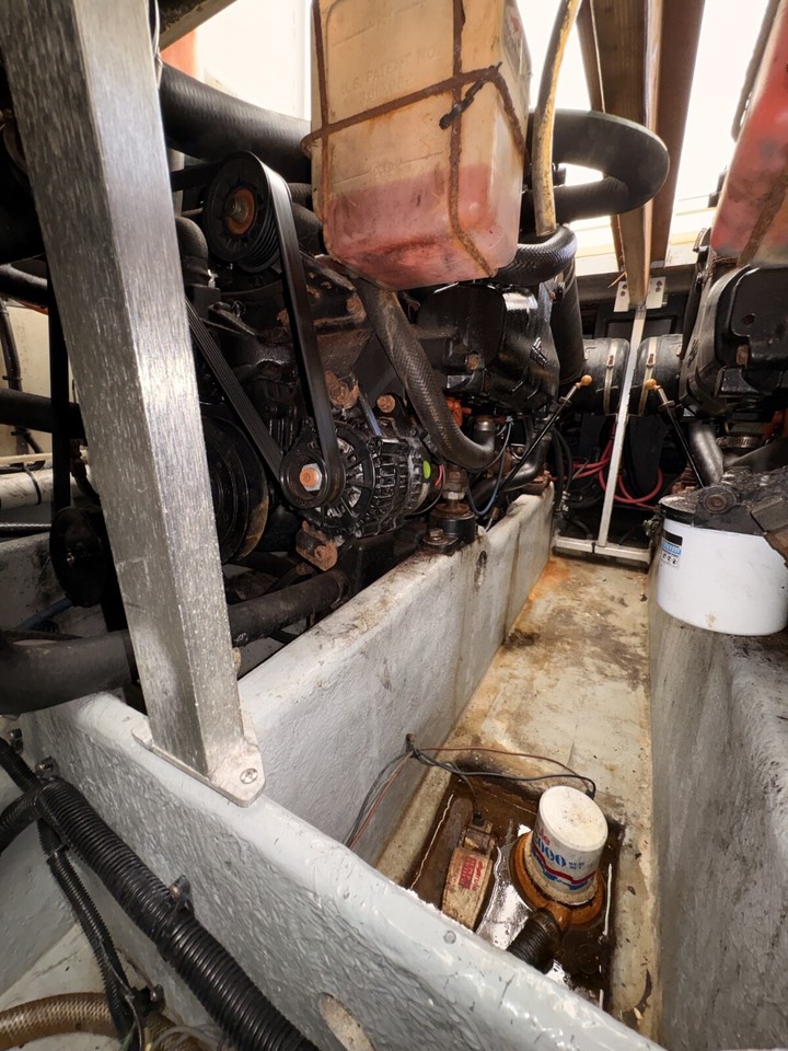 2003 Mercruiser 5.7L 350 Marine Gas Engine PAIR with Transmissions ...