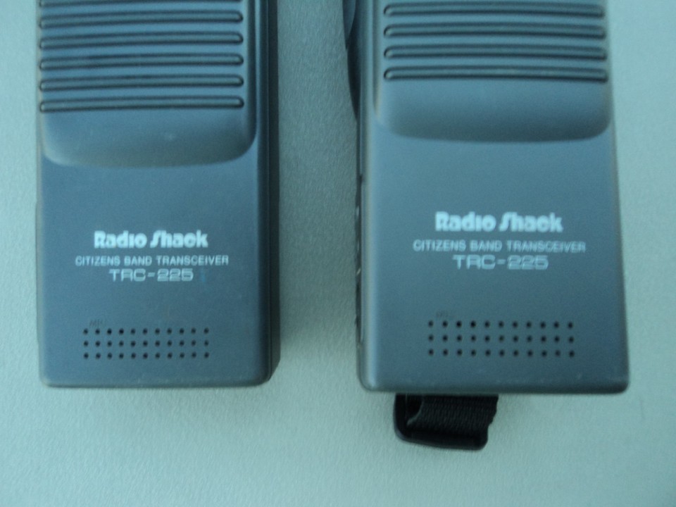 Two Radio Shack TRC-225 40-Channel CB Walkie Talkie Citizens Band ...