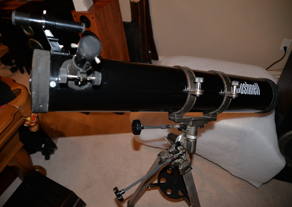 Bushnell Astronomy 114mm Reflector Telescope - 4mm 10mm 23mm 62 degree ...