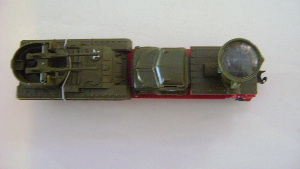 Lionel 6808 Military Flatcar-mint (6511-2 mold w/khaki pyro vehicles ...