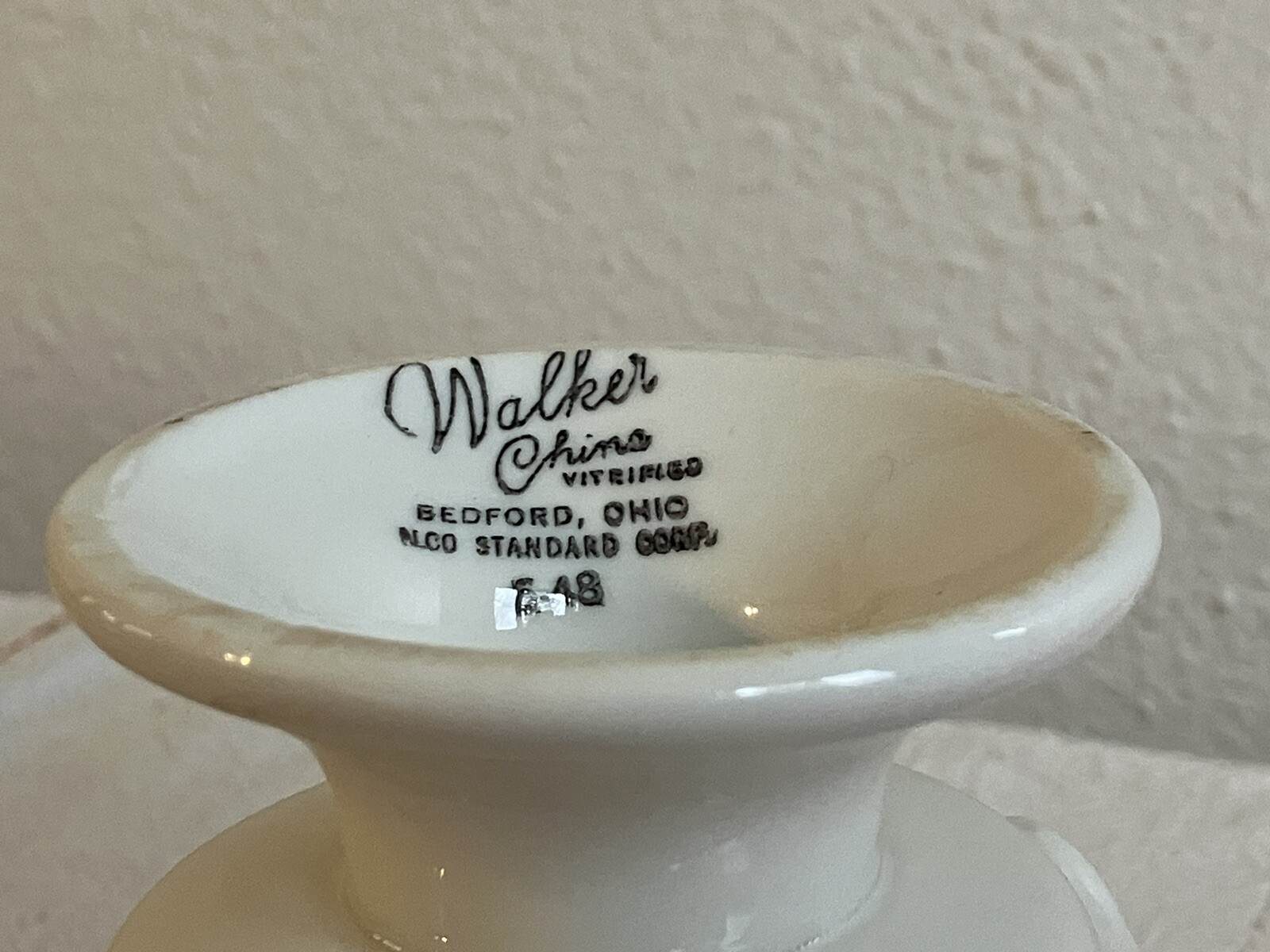 Vintage WALKER CHINA Footed Vitrified Cup BEAGLE Mug BEDFORD OHIO Dog ...