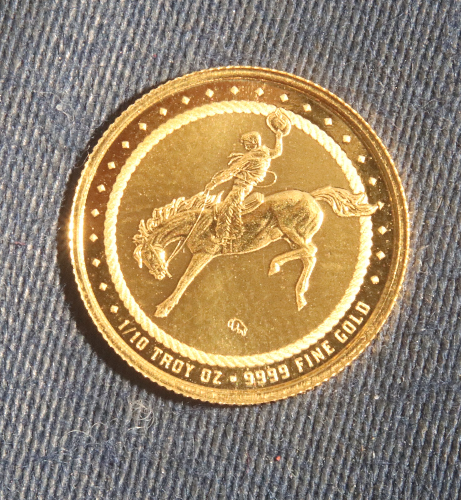 SCOTTSDALE MINT 1/10 OZ .9999 GOLD BULLION ROUND LOT 190927 | eBay