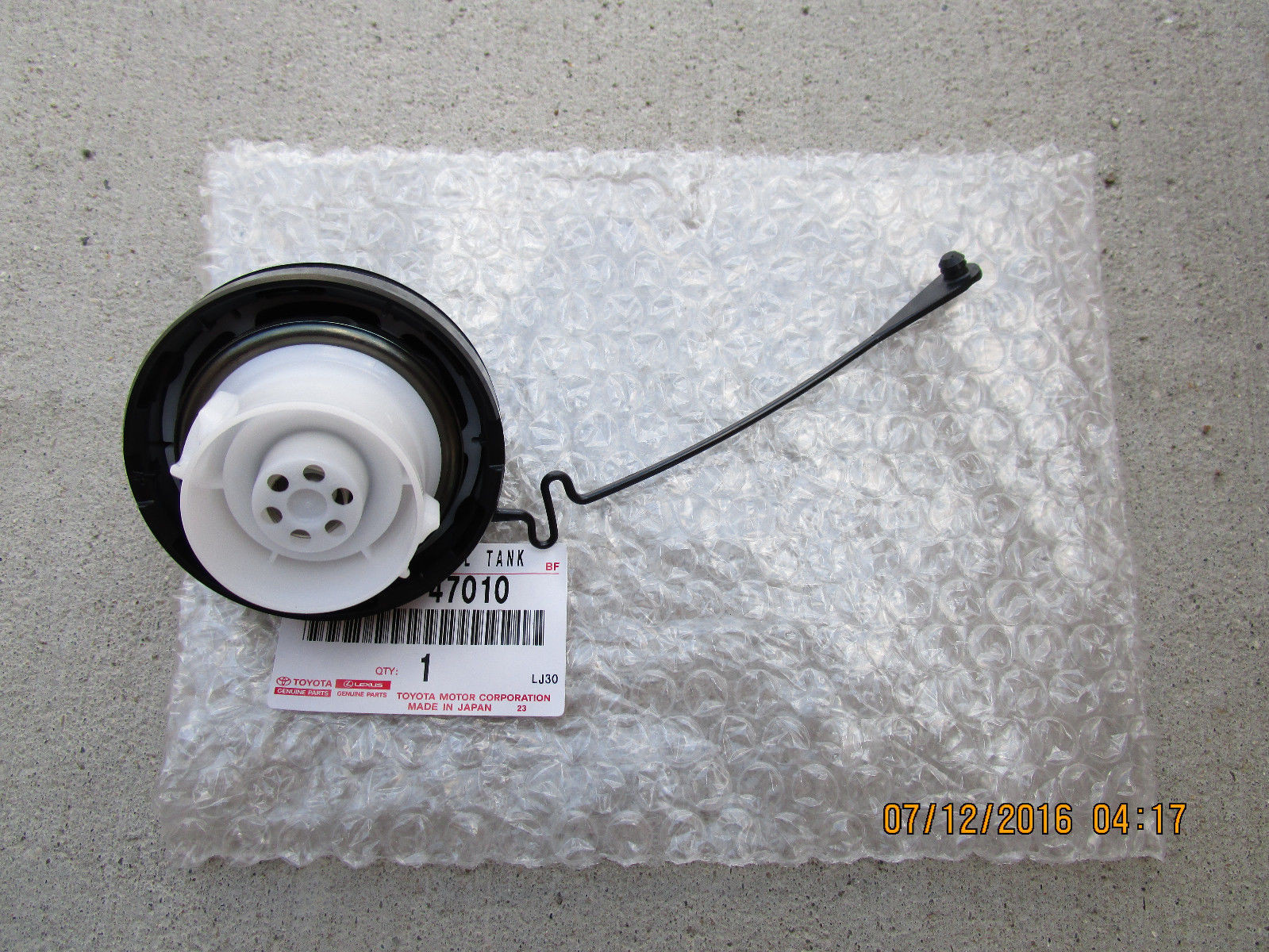 03 - 07 TOYOTA HIGHLANDER FUEL GAS TANK CAP ASSEMBLY WITH TETHER NEW | eBay