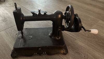 Sewing Machines - Howe Sewing Machine
