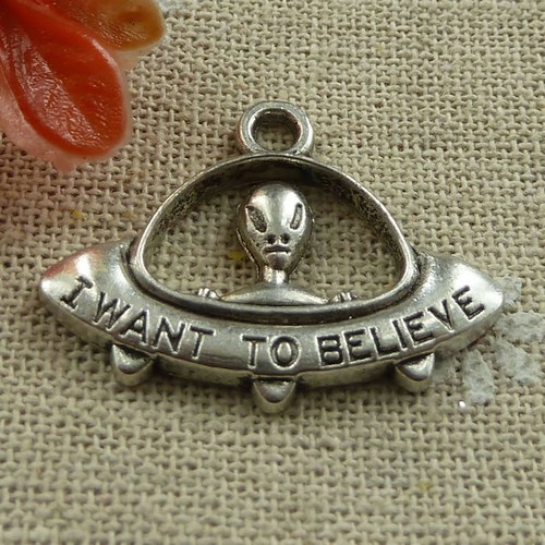 Free Ship 60 pcs tibetan silver I want to believe alien charms 31x23mm ...