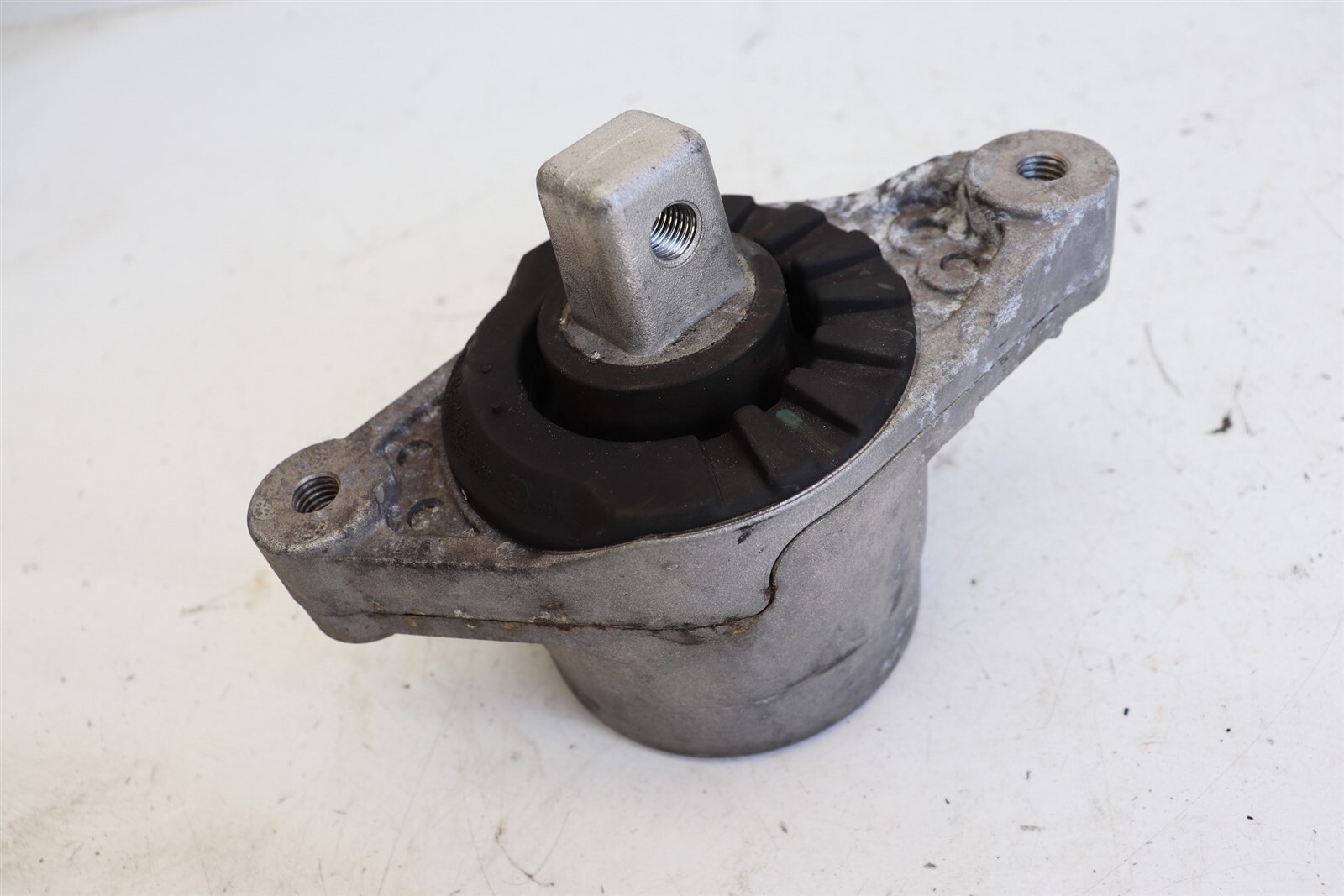 Maserati Ghibli S M157 2014 Engine Motor Mount RHS 670004871 J201 ...