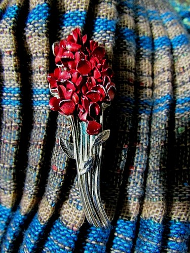 Vintage VALENTINE DM 97 Dozen Red Roses Bouquet Enamel Brooch pin Gold ...