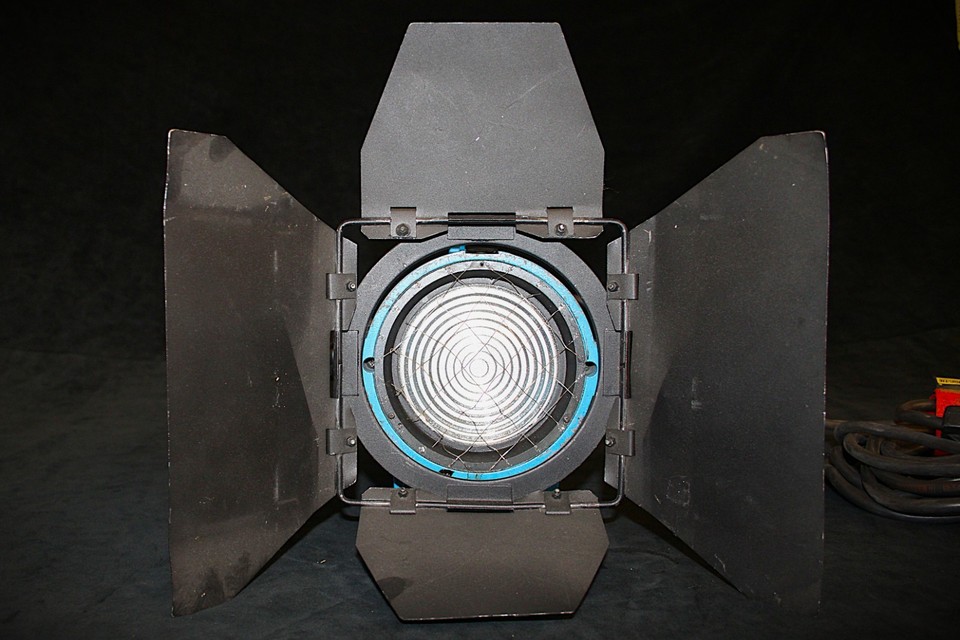 Arri 650W Tungsten Fresnel adjustable studio light - qty up to 6 ...