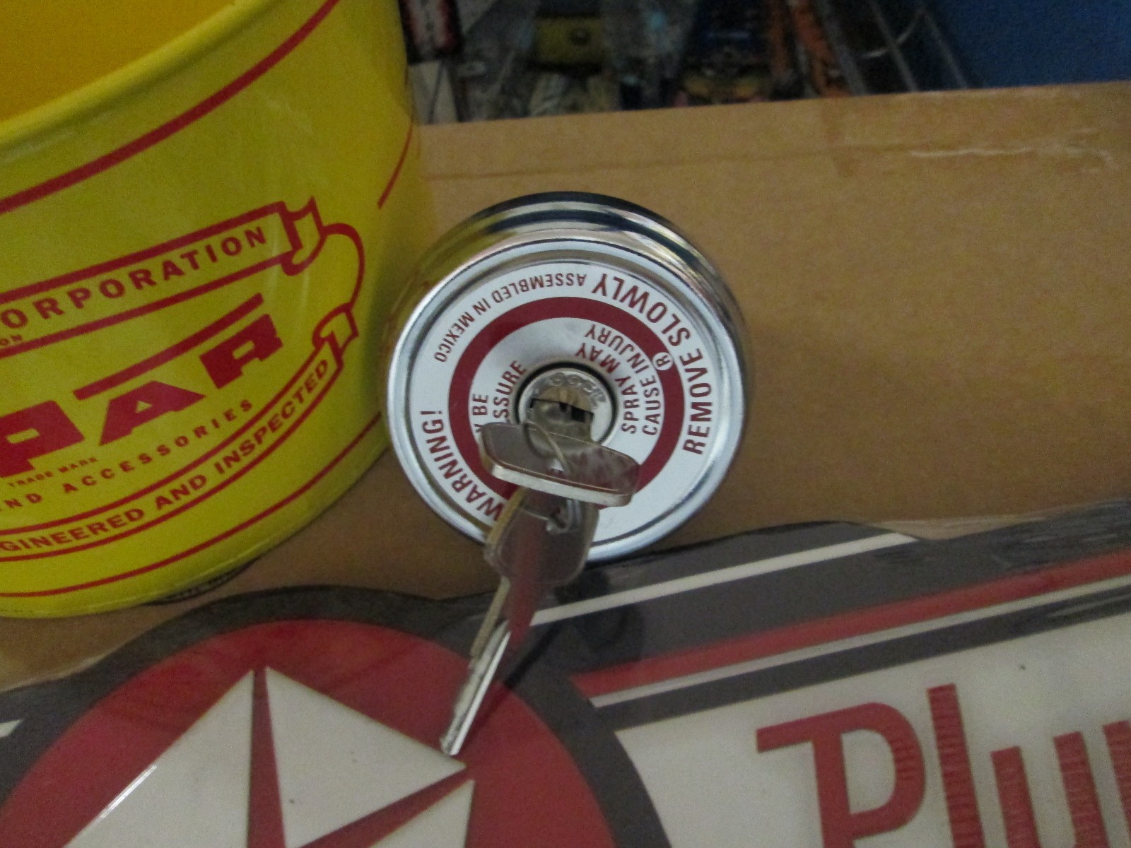 1970 1971 70 71 PLYMOUTH CUDA BARRACUDA New NOS LOCKING GAS CAP FUEL ...