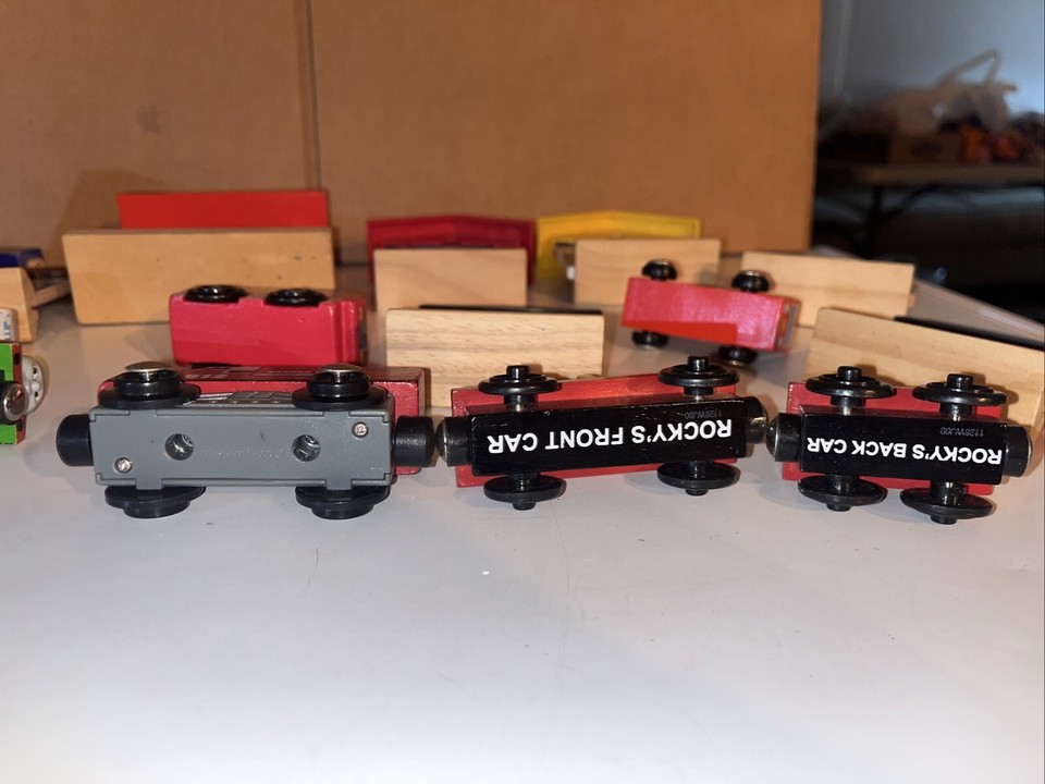 Toys R Us Wooden Train Imaginarium Thomas and Friends Engine Sound City ...