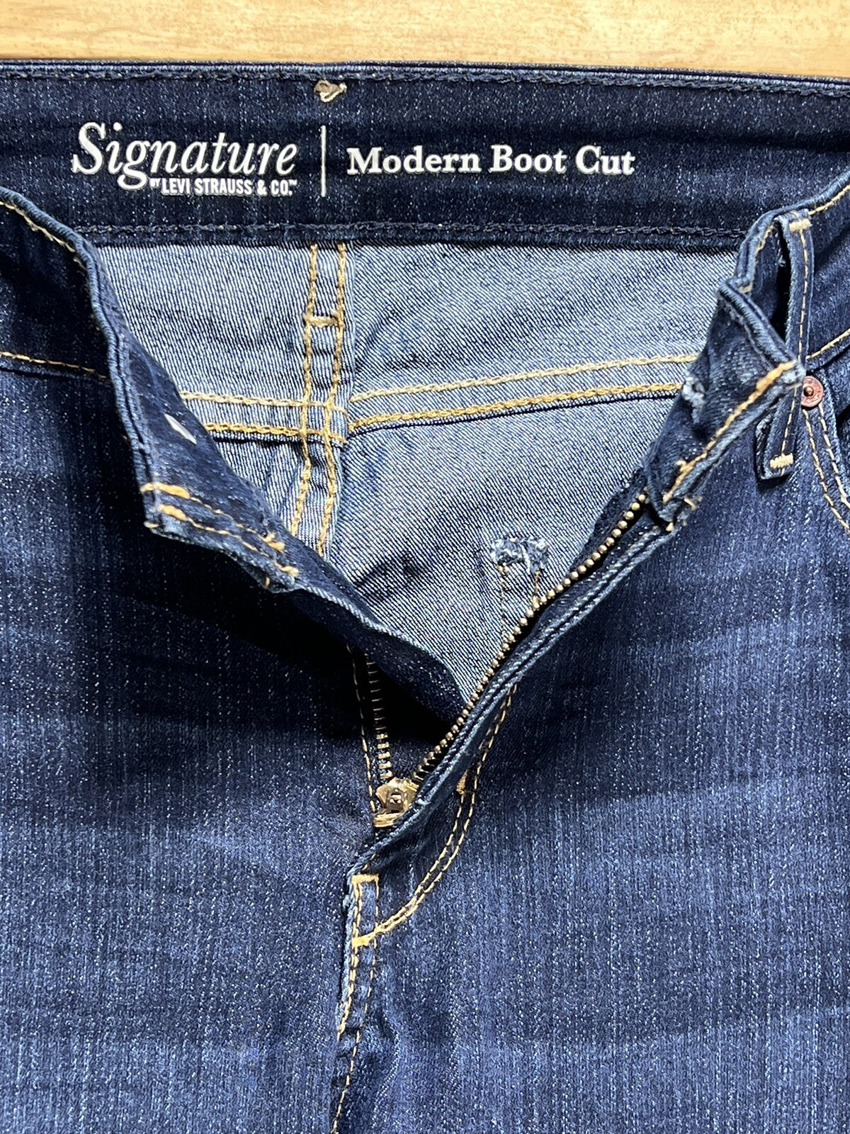 Levi's Signature Modern bootcut stretch jeans women s… - Gem