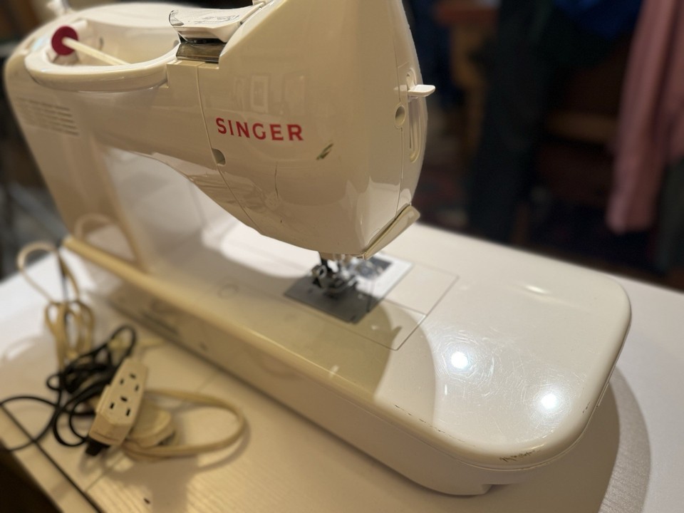 SINGER One Sewing Machine – Computerized, 24 Stitches, Excellent | eBay