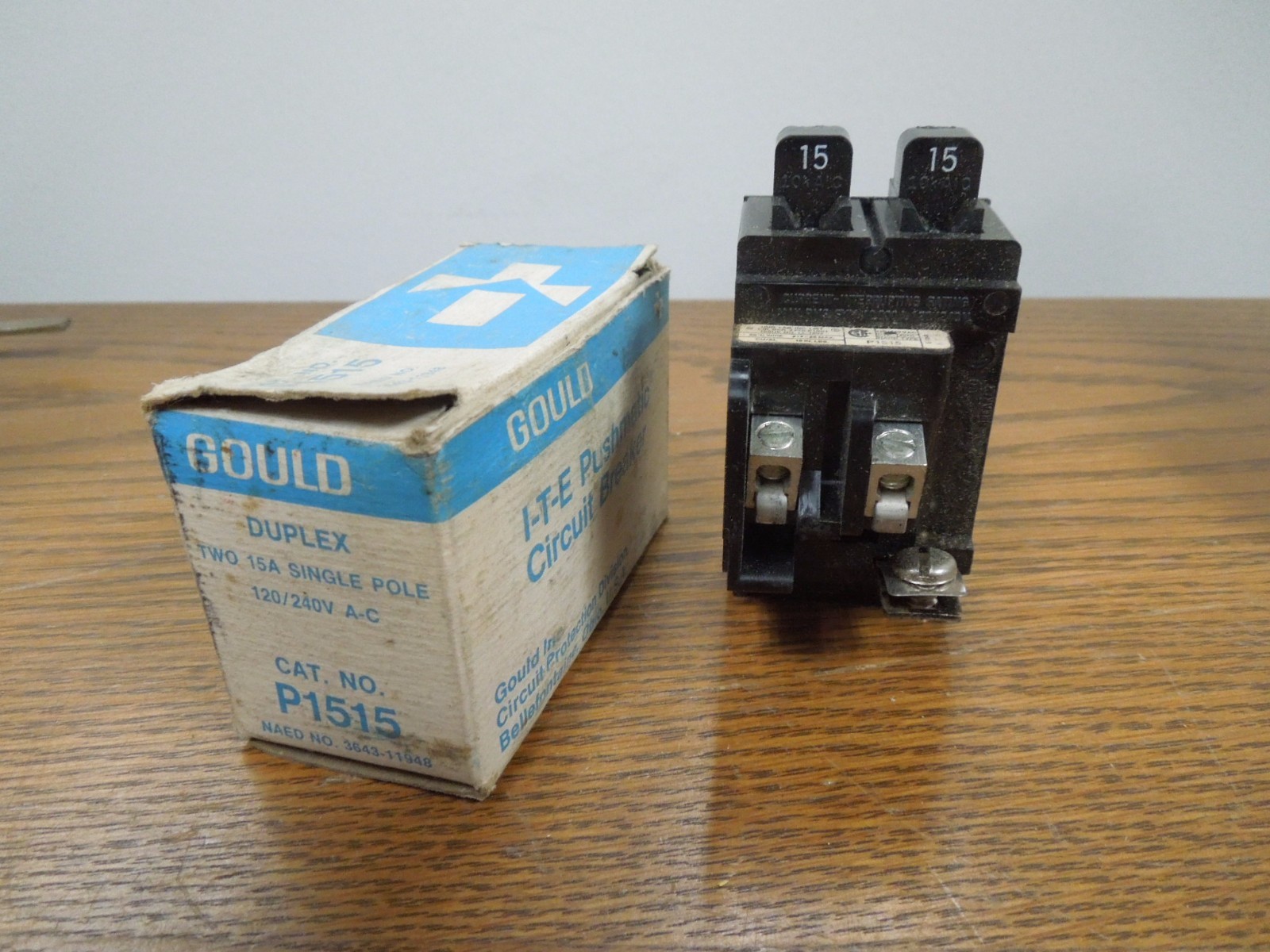 ITE Pushmatic P1515 Duplex two 15 Amp 1 pole Cicuit Breaker 120/240V ...