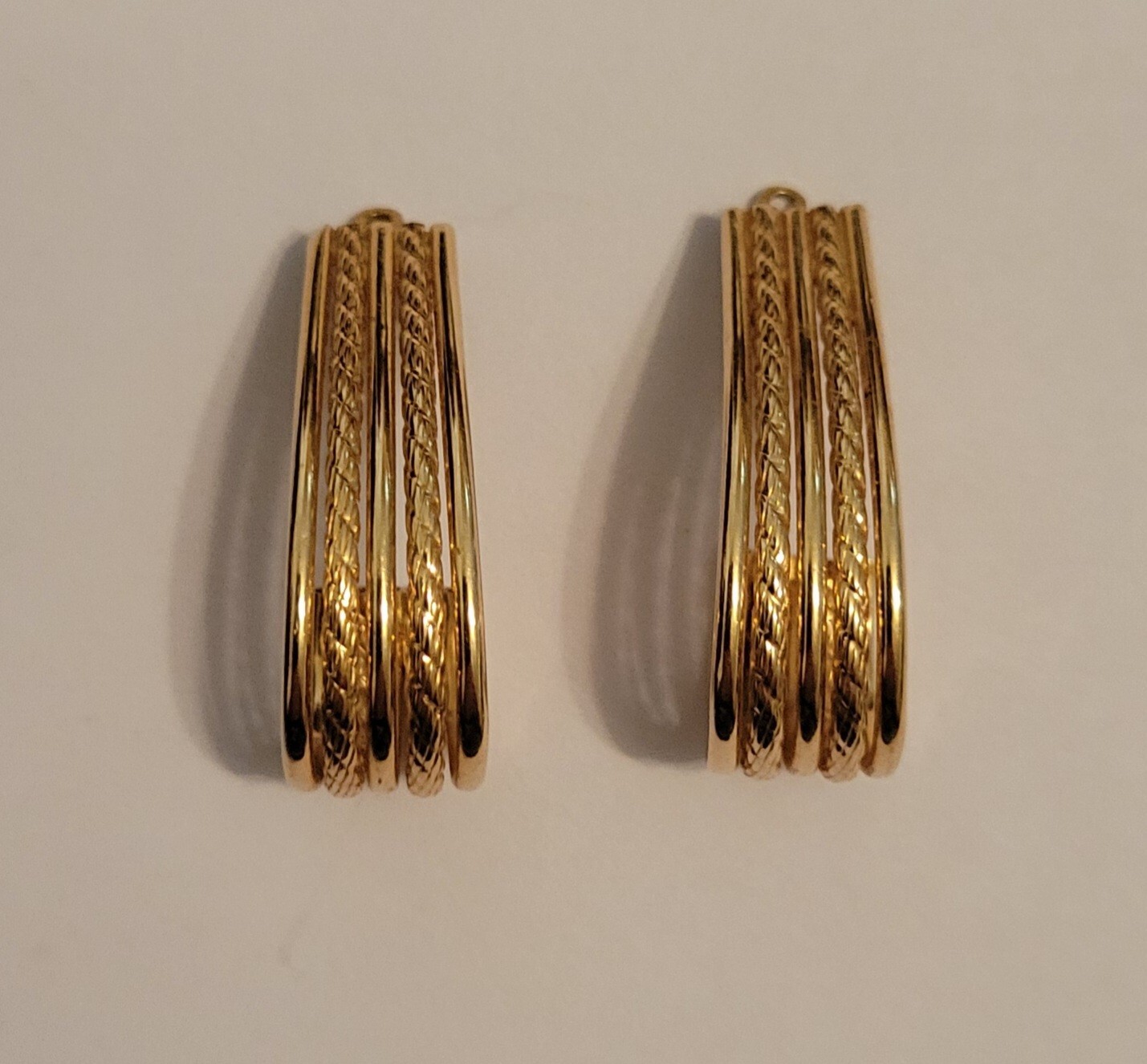 14K Solid Yellow Gold Vintage Filigree J Hoop Earring… - Gem