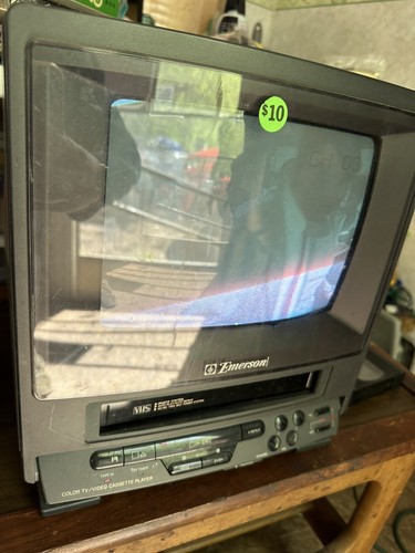 Vintage Emerson CRT Retro Gaming TV 13" VT0950N Powers on And Reads VHS ...