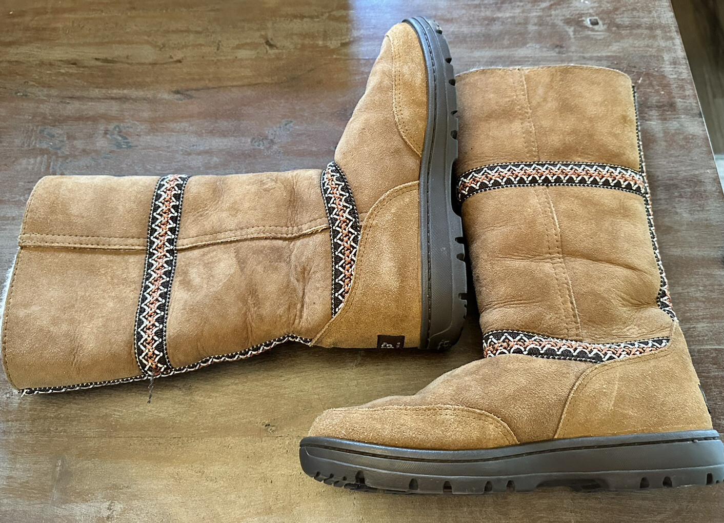 Ugg Sundance Revival Tasman Braid Trim Chestnut Shee… - Gem