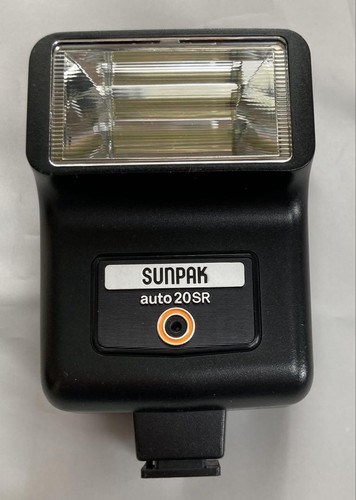 Sunpak Auto 20Sr Compact Flash Strobe with Built-in Sync, Uses 2 AA ...