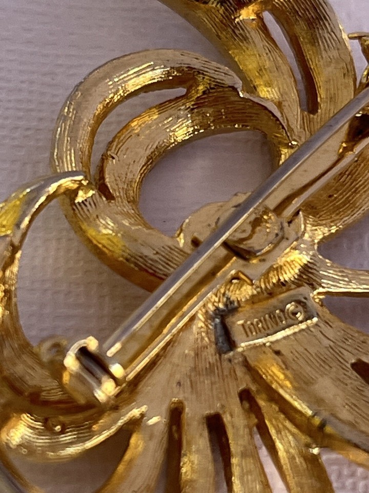 1970's TORINO Gold Tone Ribbon Swirl Brooch Pin Signed Costume Jewelry ...