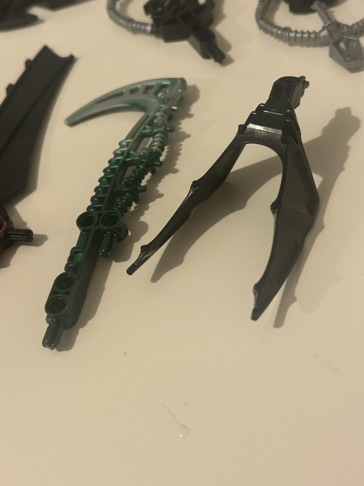 LEGO Bionicle Job Lot Bundle Spiked Wing Swords Pairs Foot Claw Beast ...