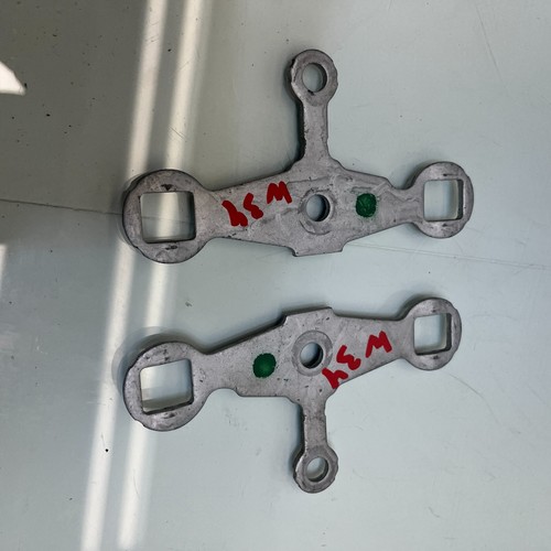 12-18 BMW 320i 328i 328i 528i X1 X3 X4 Z4 N20 N26 INJECTOR HOLD BRACKET ...