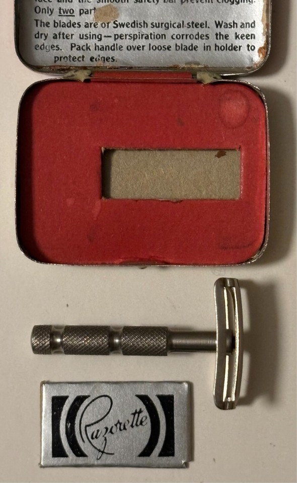 VINTAGE RAZORETTE DOUBLE EDGE MINIATURE WOMAN’S TRAVEL RAZOR IN TIN | eBay