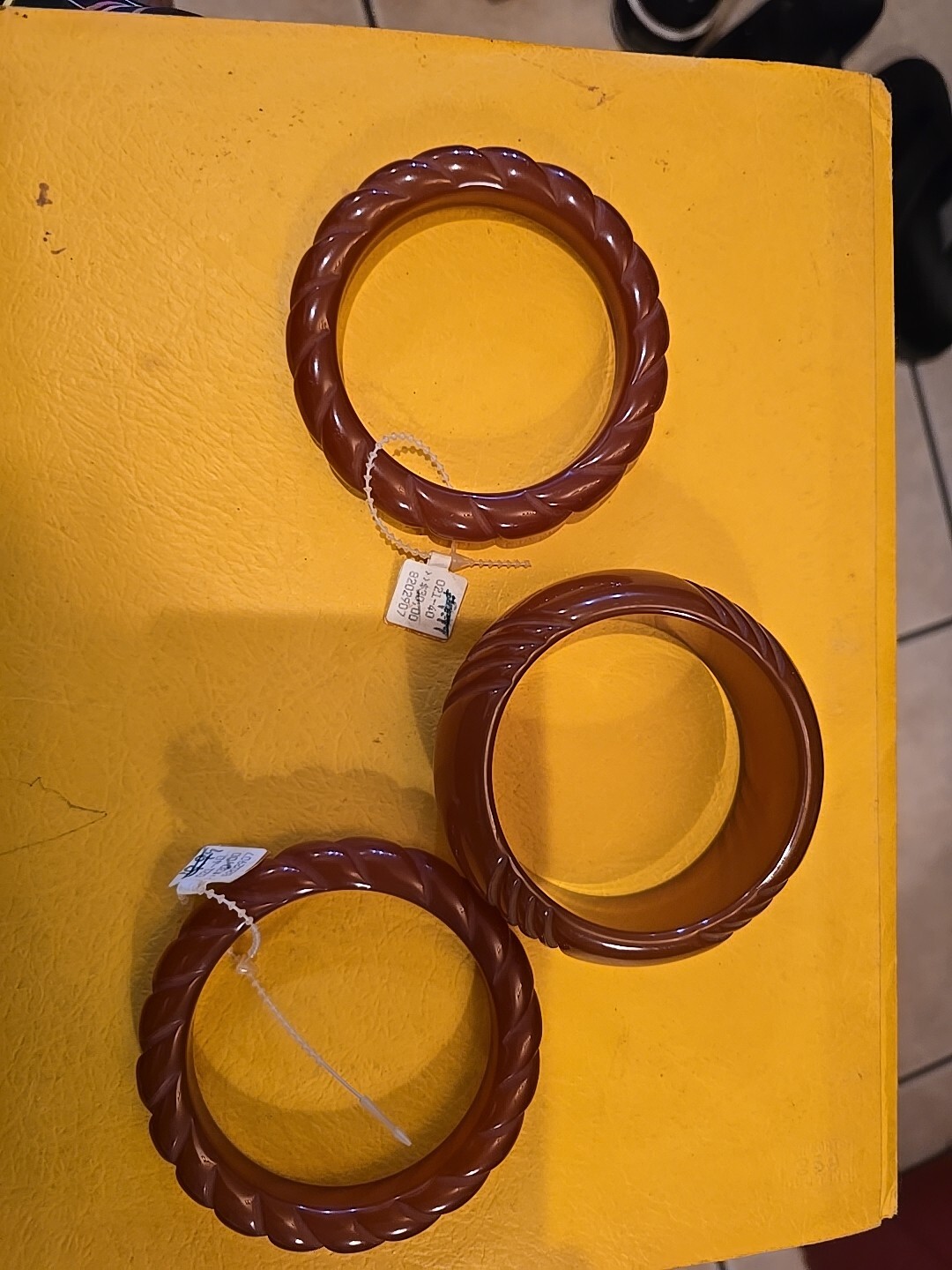 Antique Bakelite Carved Blood Orange Color Bangle Bra… - Gem